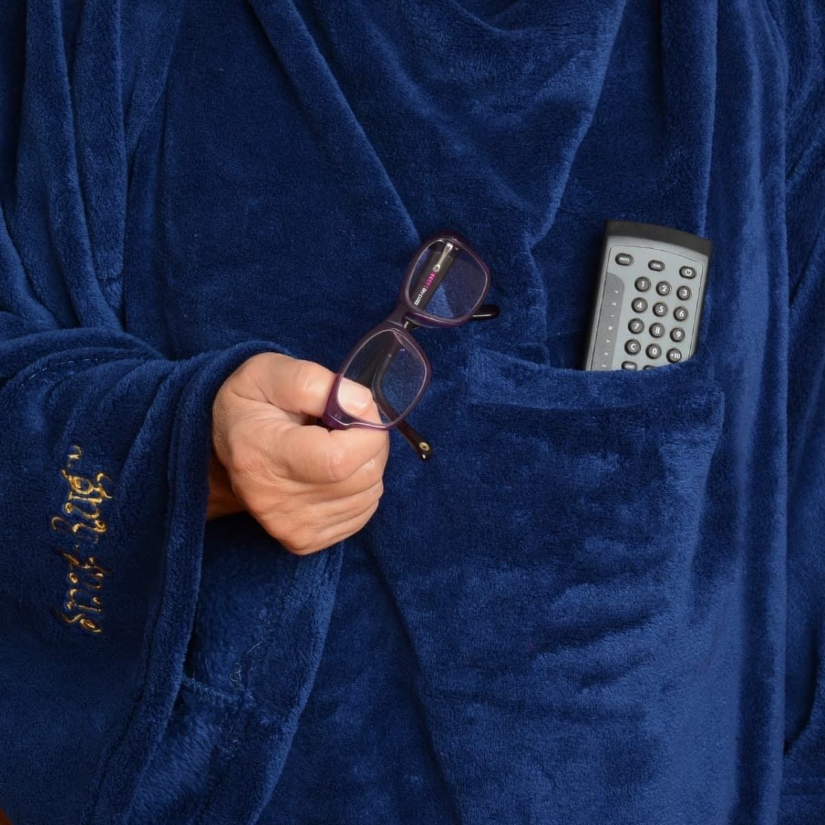 Snug-Rug Deluxe Blanket with Sleeves | at Mighty Ape NZ