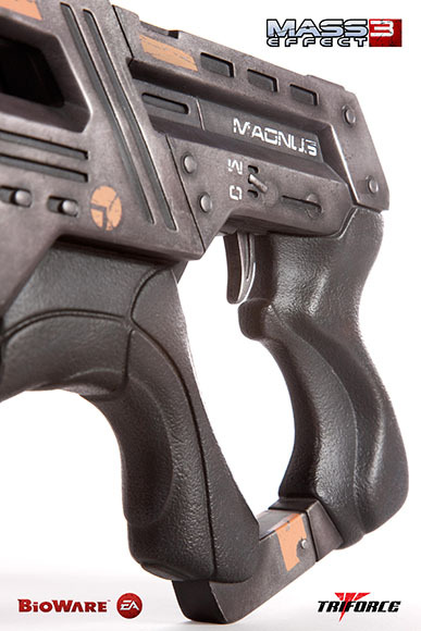 Mass Effect 3 M 6 Carnifex Full Scale Replica At Mighty Ape Australia