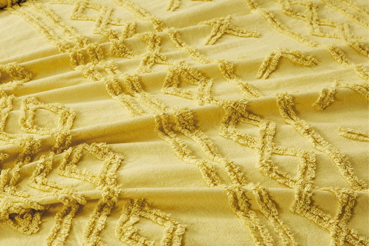 Trafalgar Leander Tufted Quilt Cover Set (Super King, Honeysuckle) | at ...