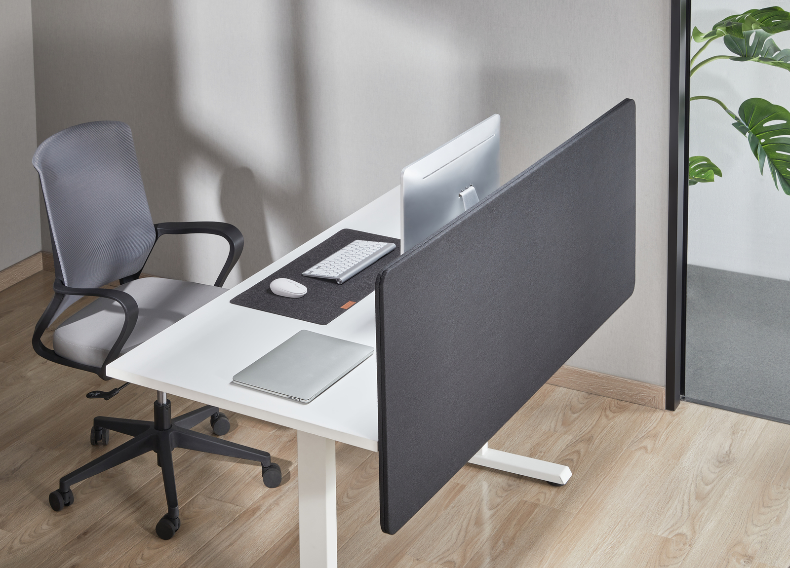 Buy Gorilla Office: Desk Screen Black 1500x600mm at Mighty Ape NZ