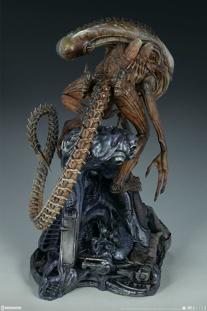 Xenomorph Warrior - 18" Maquette Statue | at Mighty Ape NZ