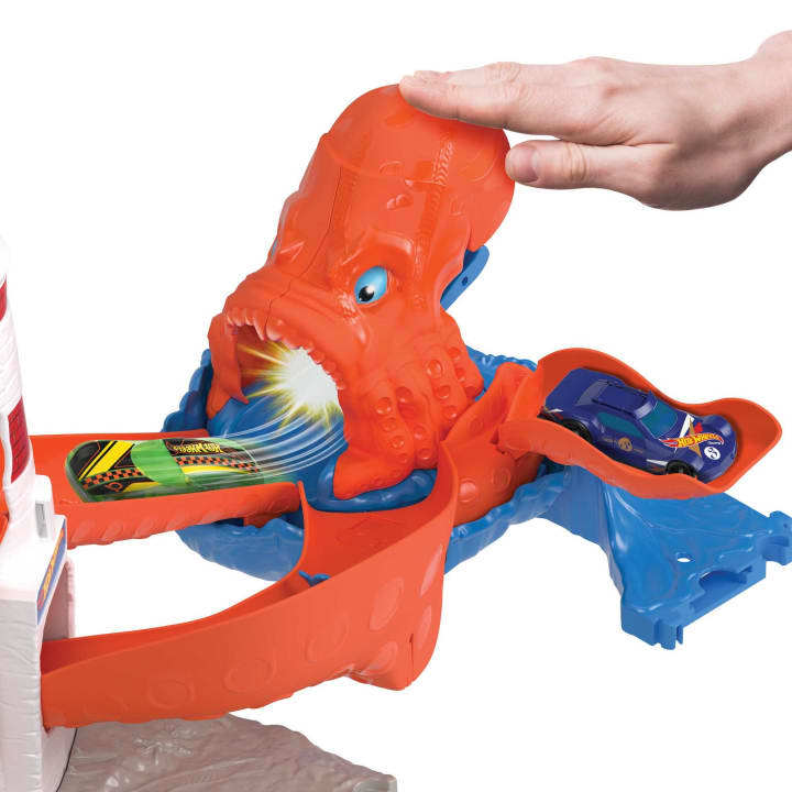Hot Wheels: City - Octopus Invasion Attack Playset Images at Mighty Ape NZ