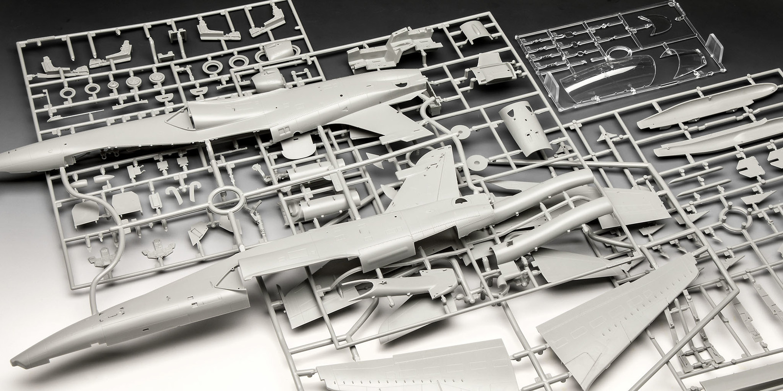 Revell: 1/32 BAe Hawk T2 - Model Kit | at Mighty Ape NZ