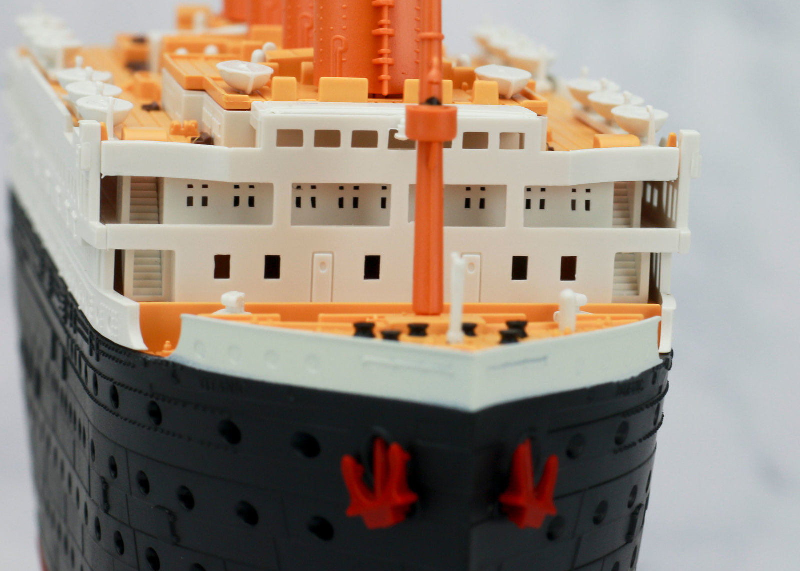 Titanic (Seal & Iceberg Scene) - Model Kit | at Mighty Ape NZ