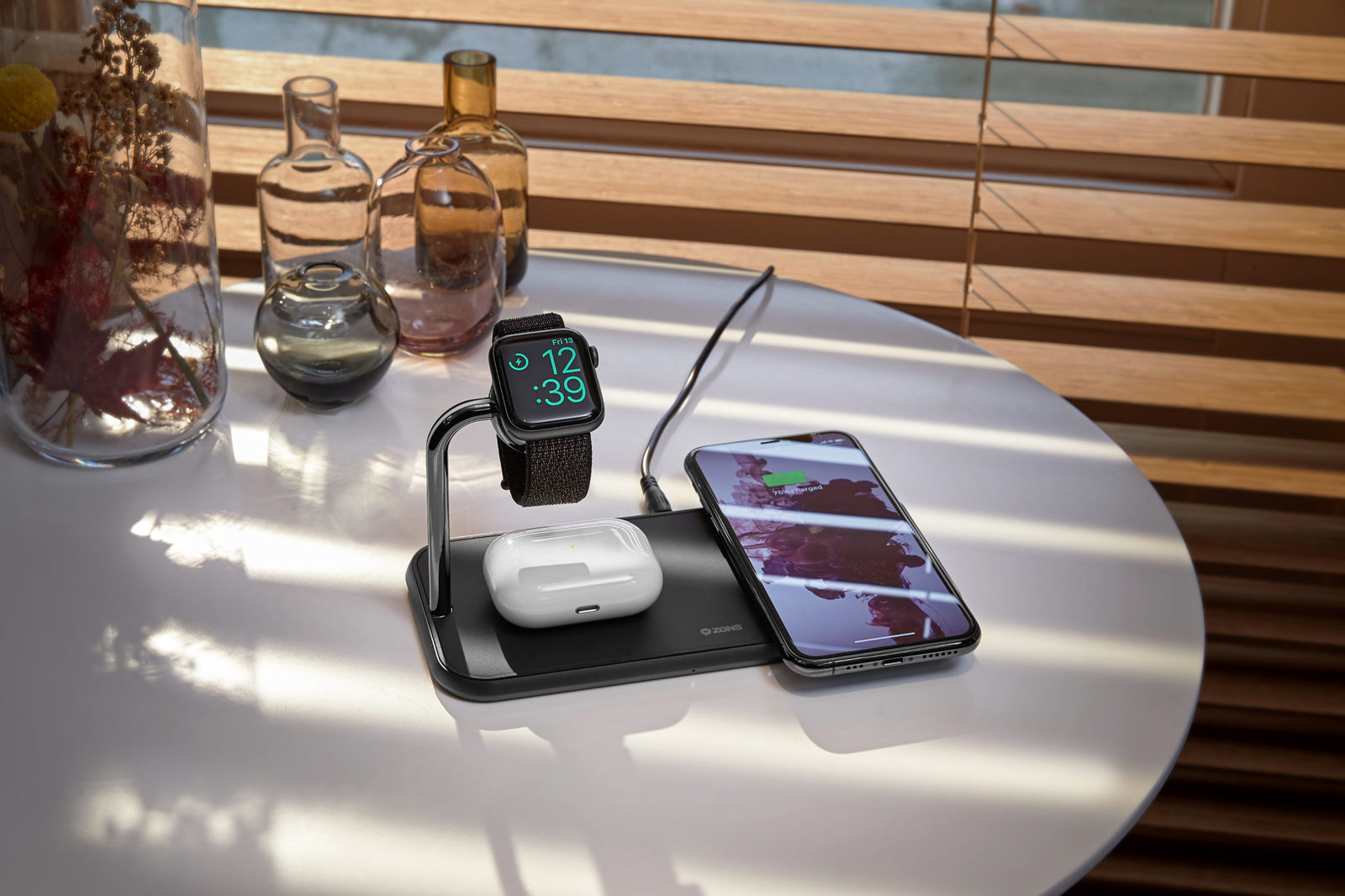 ZENS Aluminium Dual Wireless Charger+Watch 10W (3-1 Charger) Black | at ...