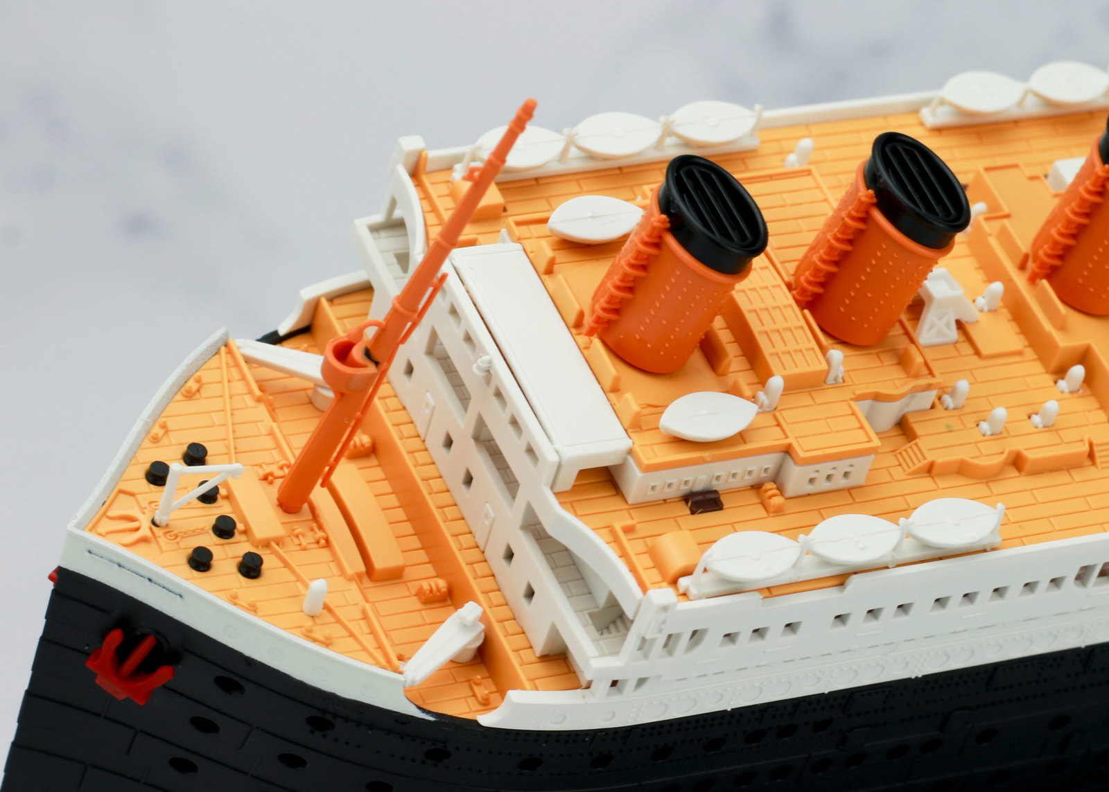 Titanic (Seal & Iceberg Scene) - Model Kit | at Mighty Ape NZ