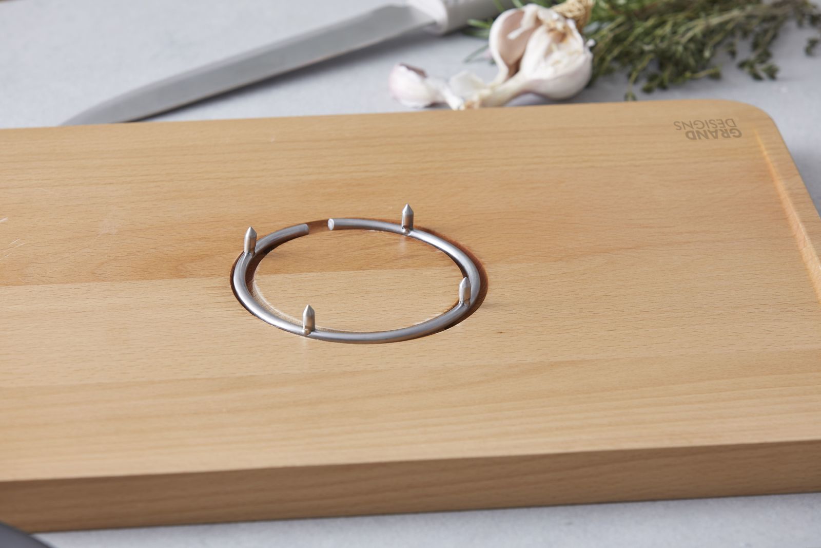 Grand Designs: Beechwood Spiked Carving Board (39.5x30cm) | at Mighty ...