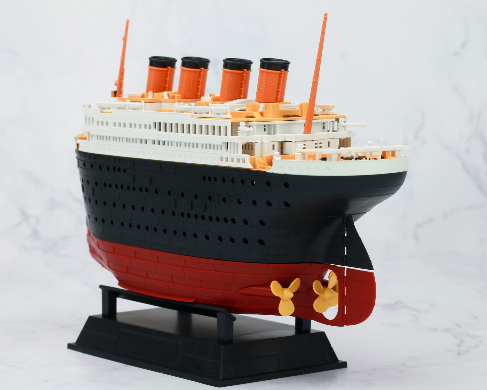 Titanic (Seal & Iceberg Scene) - Model Kit | at Mighty Ape NZ