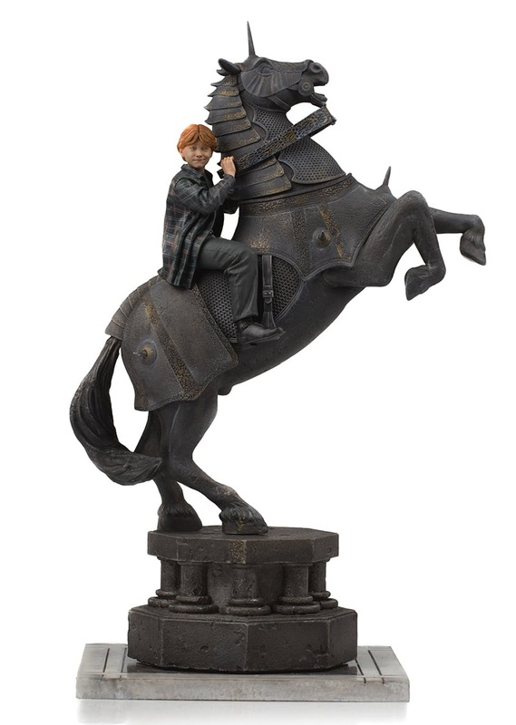 Ron Weasley (Wizard Chess) - Deluxe Art Scale Figure | at Mighty Ape NZ