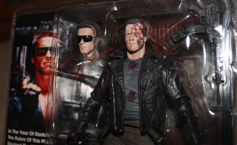 Terminator T-800 "Tanker Truck Pursuit" Action Figure - series 3 Images ...