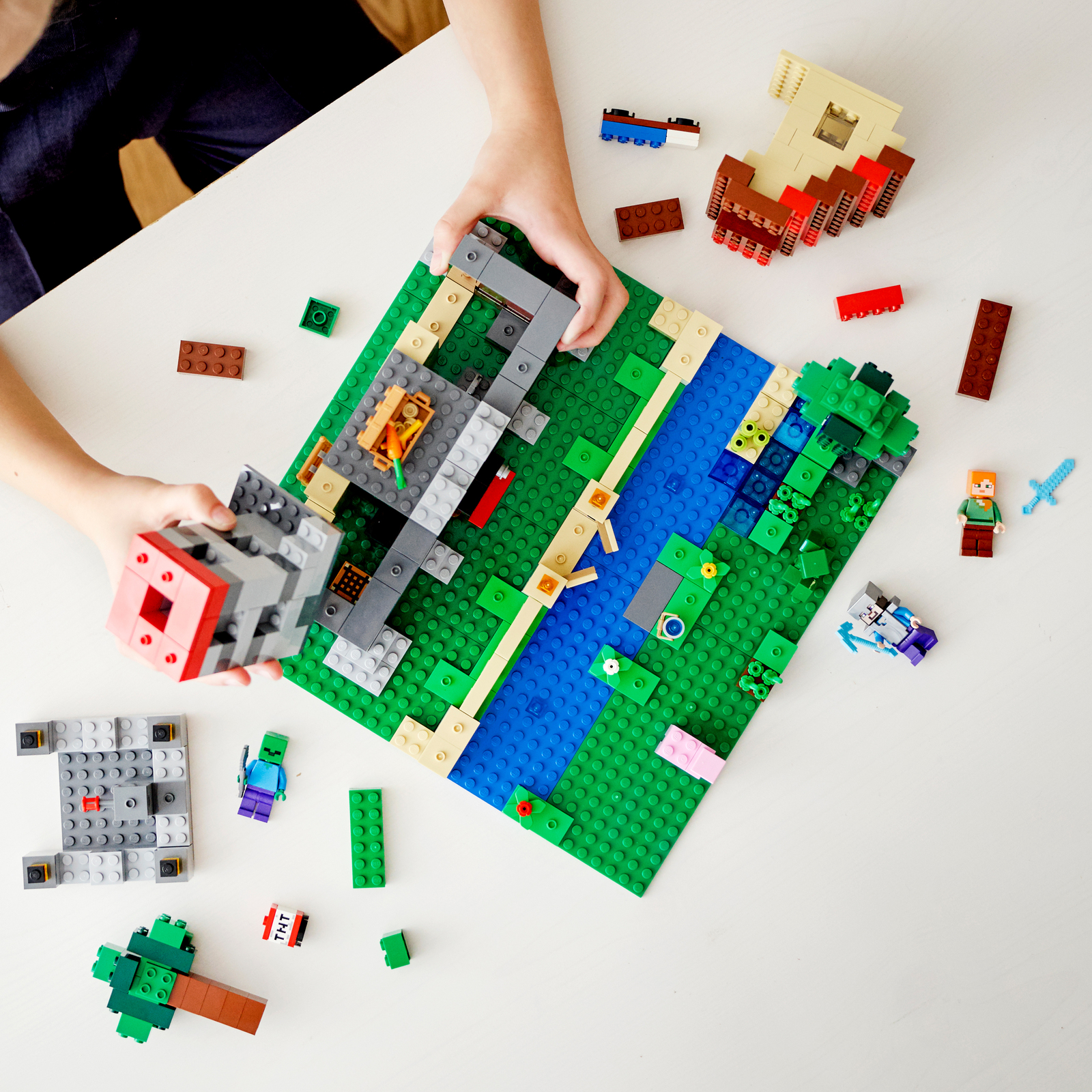 Buy LEGO Minecraft - The Crafting Box 3.0 at Mighty Ape NZ