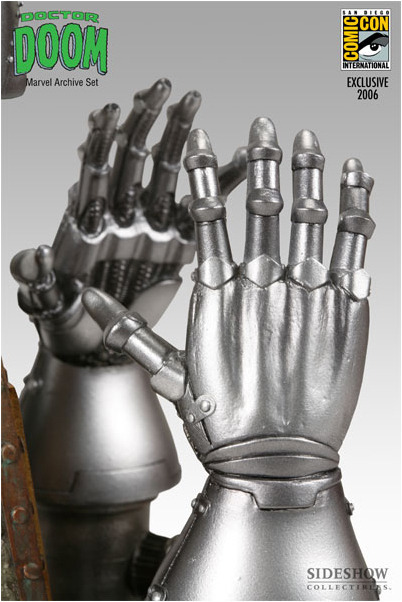 Dr Doom Mask & Gauntlets Replica - Marvel Archive Set | at Mighty Ape ...