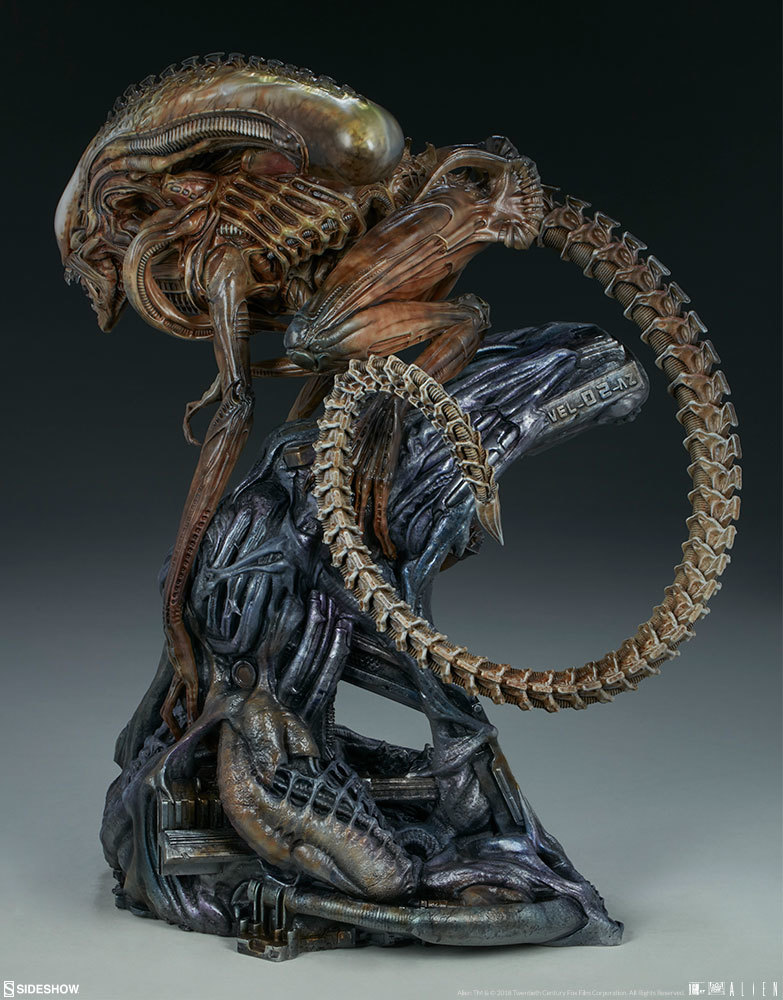 Xenomorph Warrior - 18" Maquette Statue | at Mighty Ape NZ