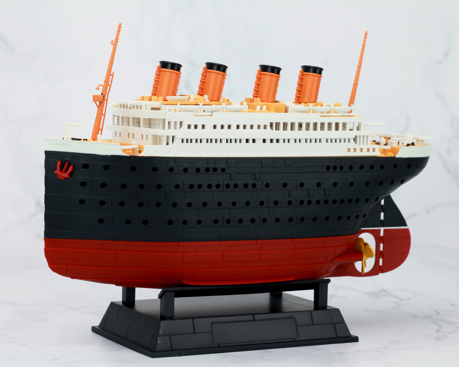Titanic (Seal & Iceberg Scene) - Model Kit | at Mighty Ape NZ