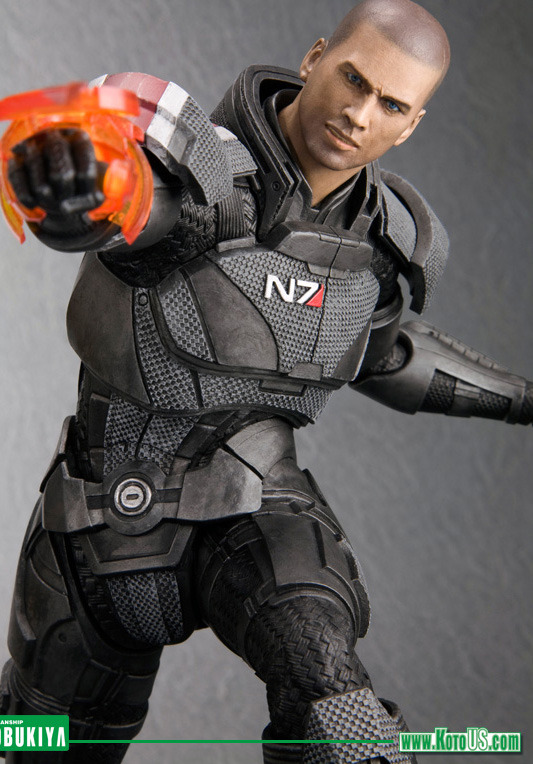 Mass Effect 3 Commander Shepard ArtFX Figure Images at Mighty Ape NZ