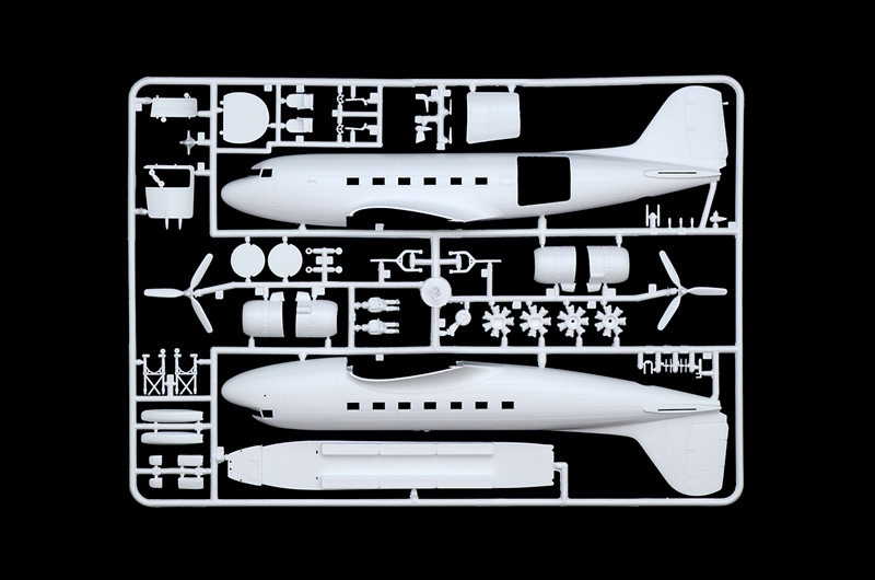 Italeri: 1/72 Breitling DC-3 - Model Kit Images at Mighty Ape NZ