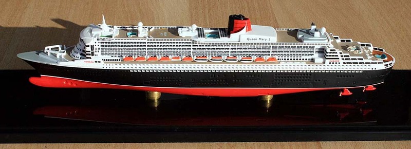 Ocean Liner Queen Mary 2 1:1200 Model Kit Images at Mighty Ape NZ