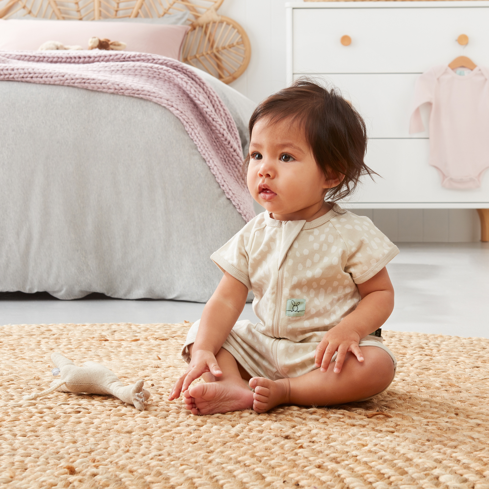 Buy ErgoPouch: 0.2 TOG Short Sleeve Layers at Mighty Ape NZ