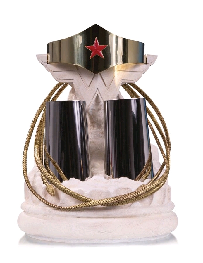Wonder Woman - Bracelets with Lasso & Tiara Prop Replica Set | at ...