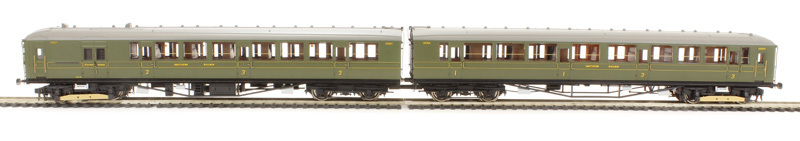 Class 401 2-BIL 2-car - EMU 2041 | at Mighty Ape NZ