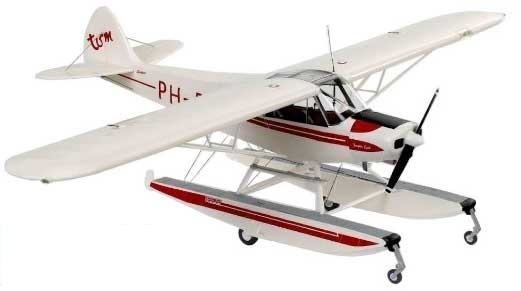 1/32 Piper PA-18 Float Plane - Model Kit | at Mighty Ape Australia
