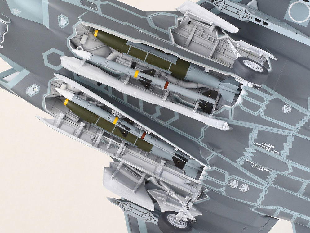 1/32 F-35a Lightning II - Model Kit | at Mighty Ape NZ