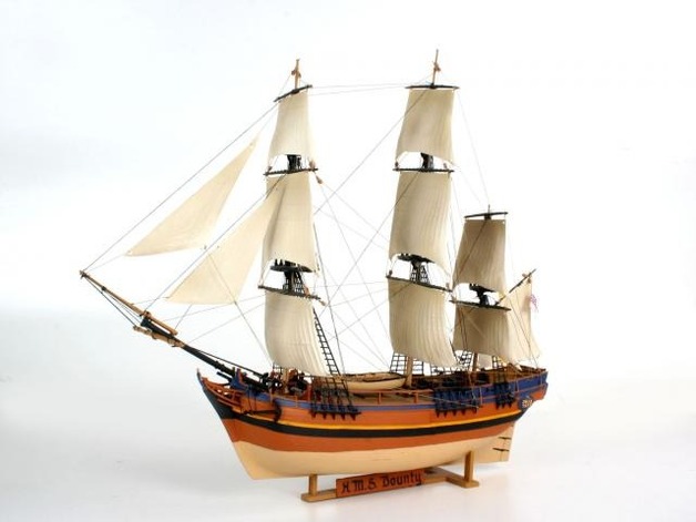 Revell Gift Set - 1:110 HMS Bounty Model Kit | at Mighty Ape NZ