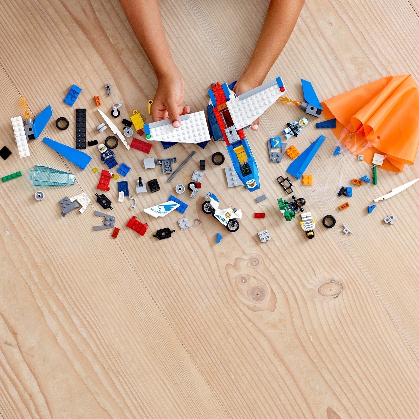 Buy LEGO City - Sky Police Parachute Arrest at Mighty Ape Australia